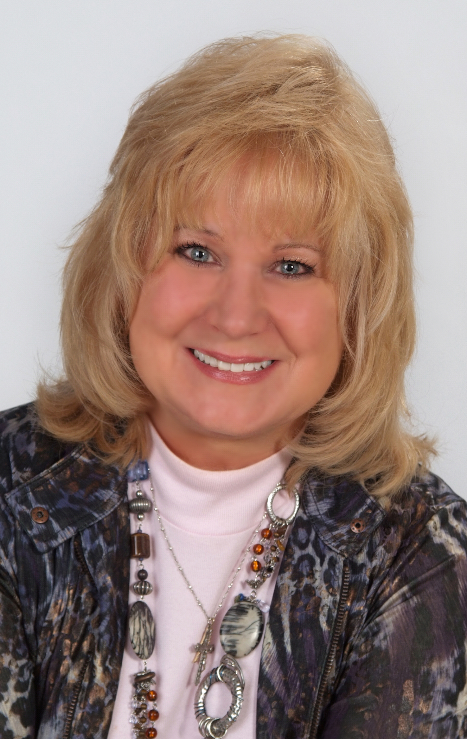 Amanda Albert, Real Estate Agent - New Haven - Coldwell Banker Realty