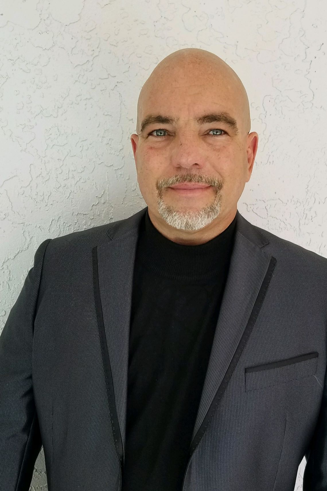 Roberto Munoz, Real Estate Agent - Lake Mary - Coldwell Banker Realty