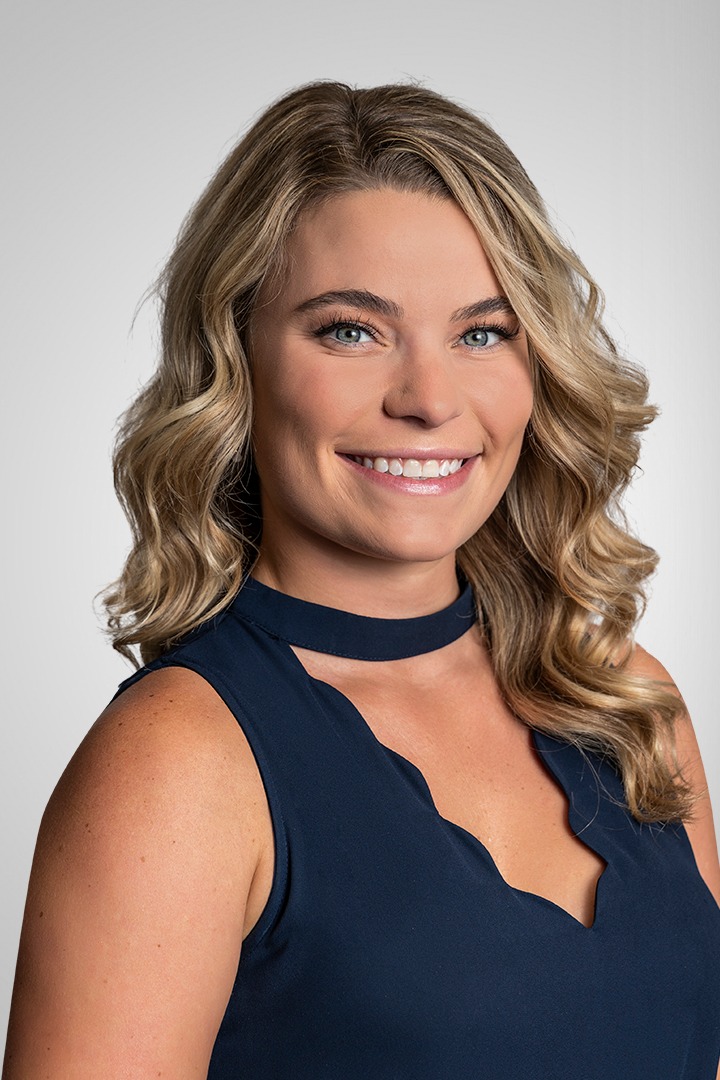 Natalie Decker, Real Estate Agent - Cincinnati, OH - Coldwell Banker Realty