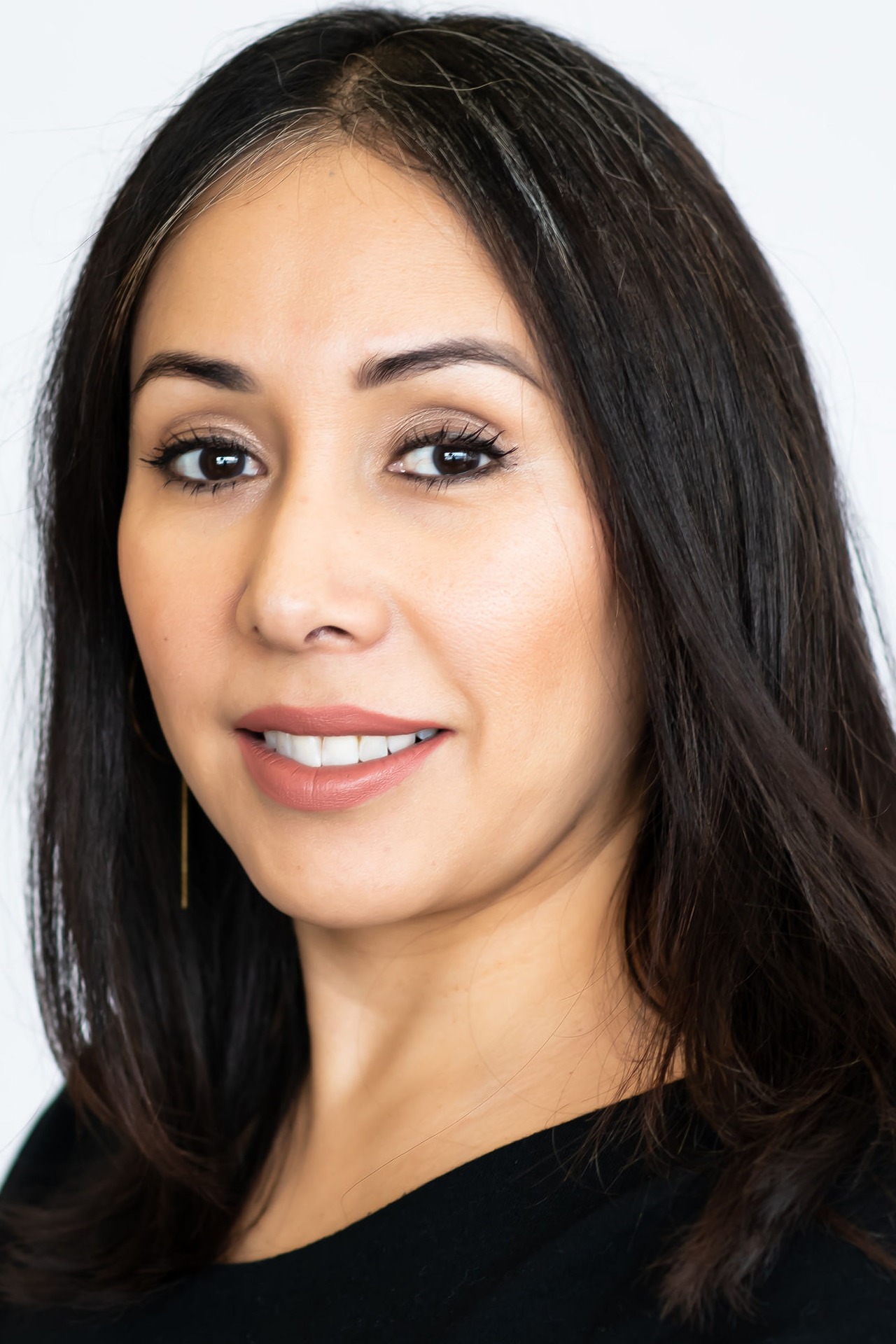 Laura Rios, Real Estate Agent - Aurora - Coldwell Banker Realty
