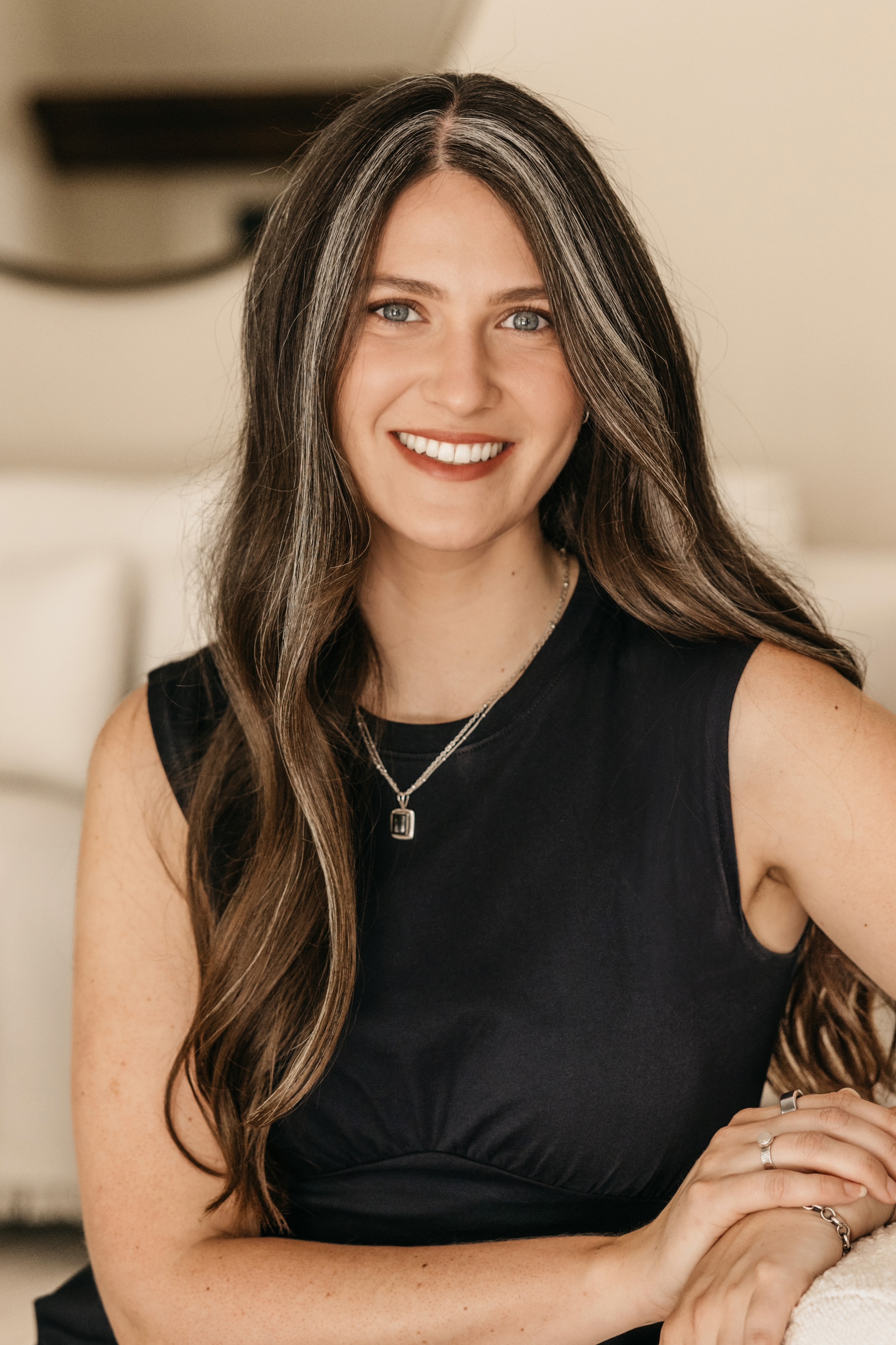 Taylor Camp, Real Estate Agent - Calabasas - Coldwell Banker Realty