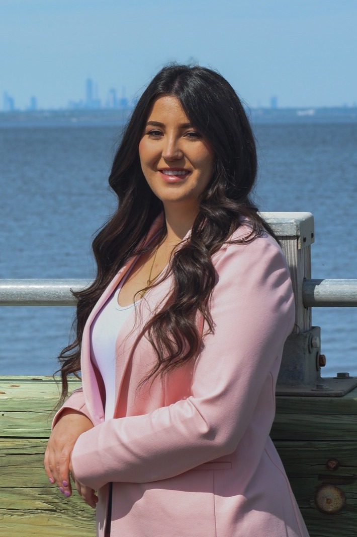 Victoria Goncalves, Real Estate Agent - Atlantic Highlands - Coldwell ...