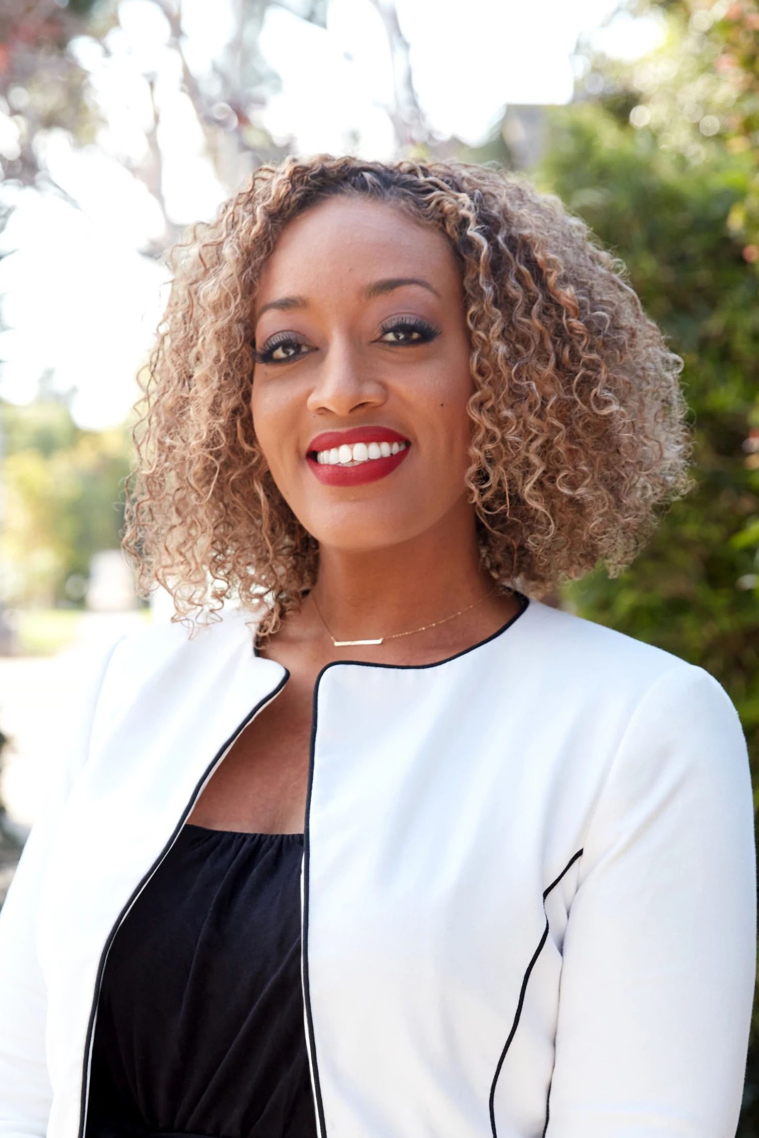 Simone Poingsett, Real Estate Agent - Los Angeles - Coldwell Banker Realty