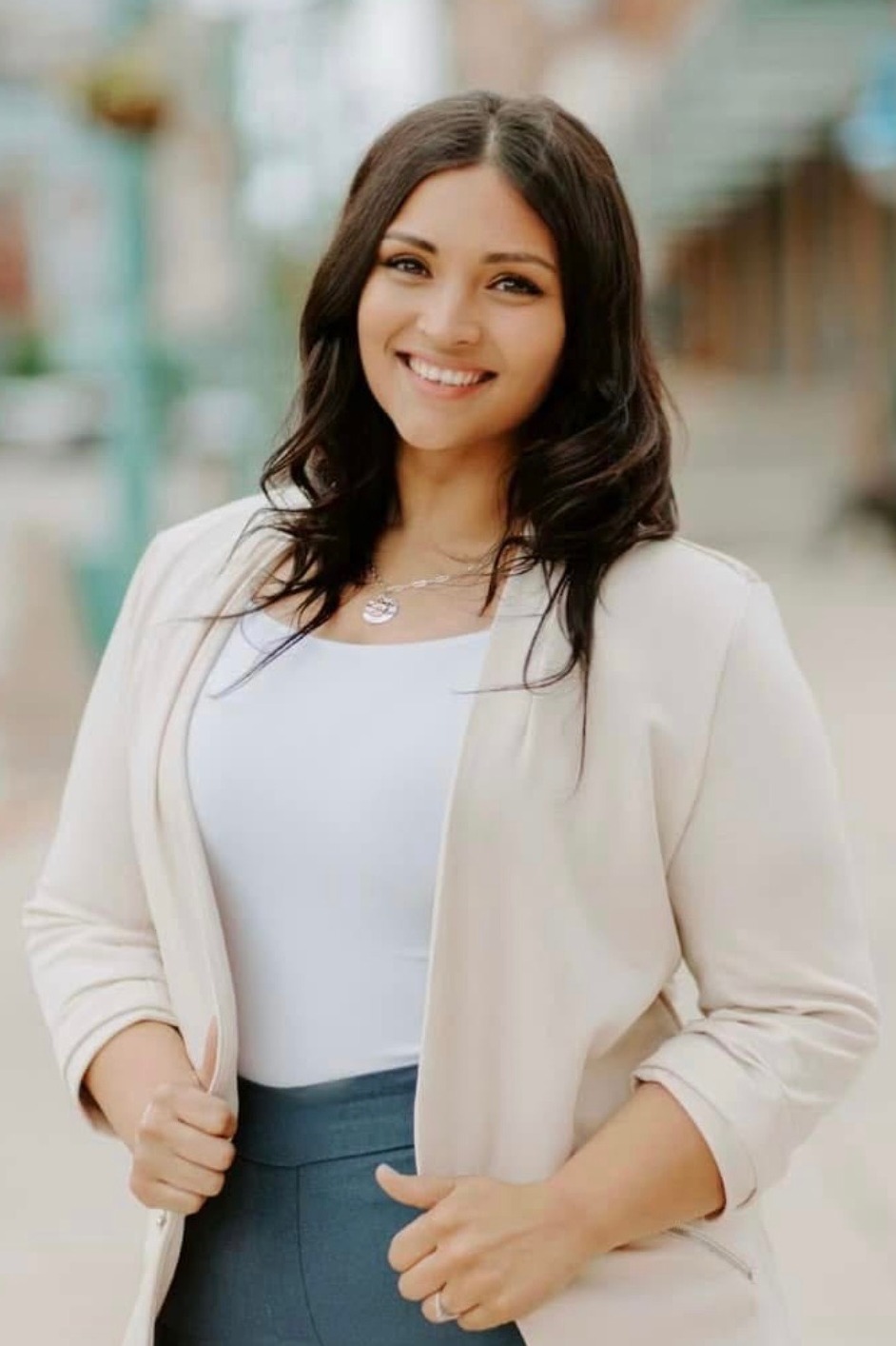 Alexis Howard-Santiago, Real Estate Agent - Milwaukee - Coldwell Banker ...