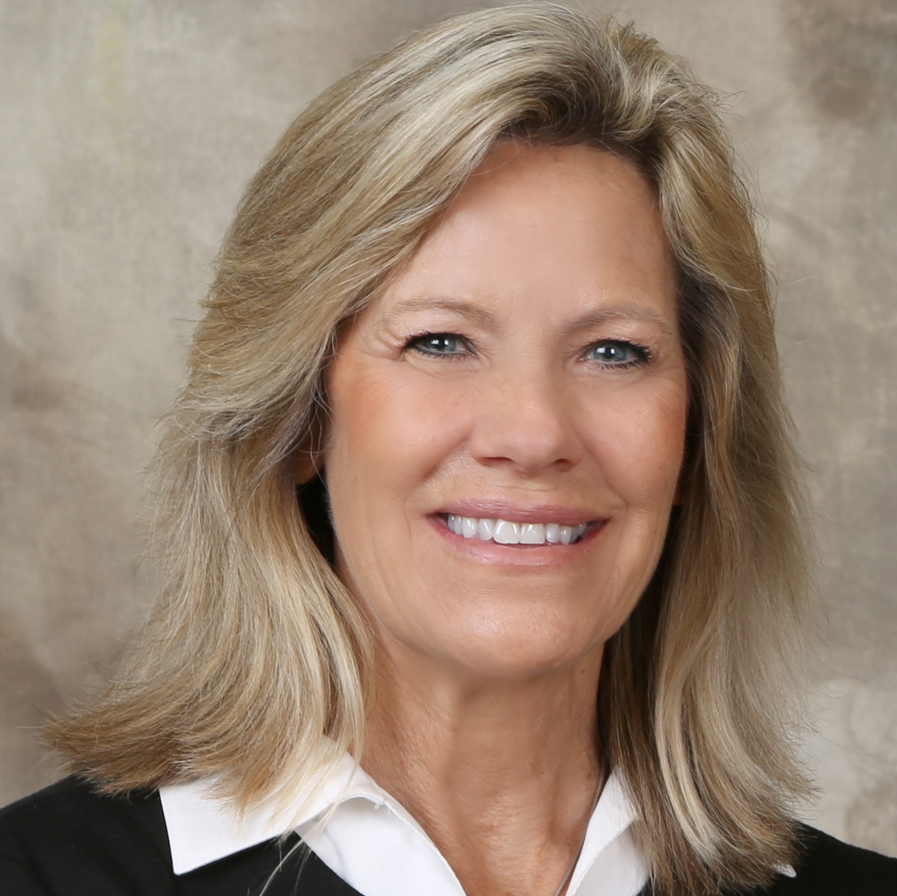 Vicki Milkus, Real Estate Agent - West Bend, WI - Coldwell Banker Realty