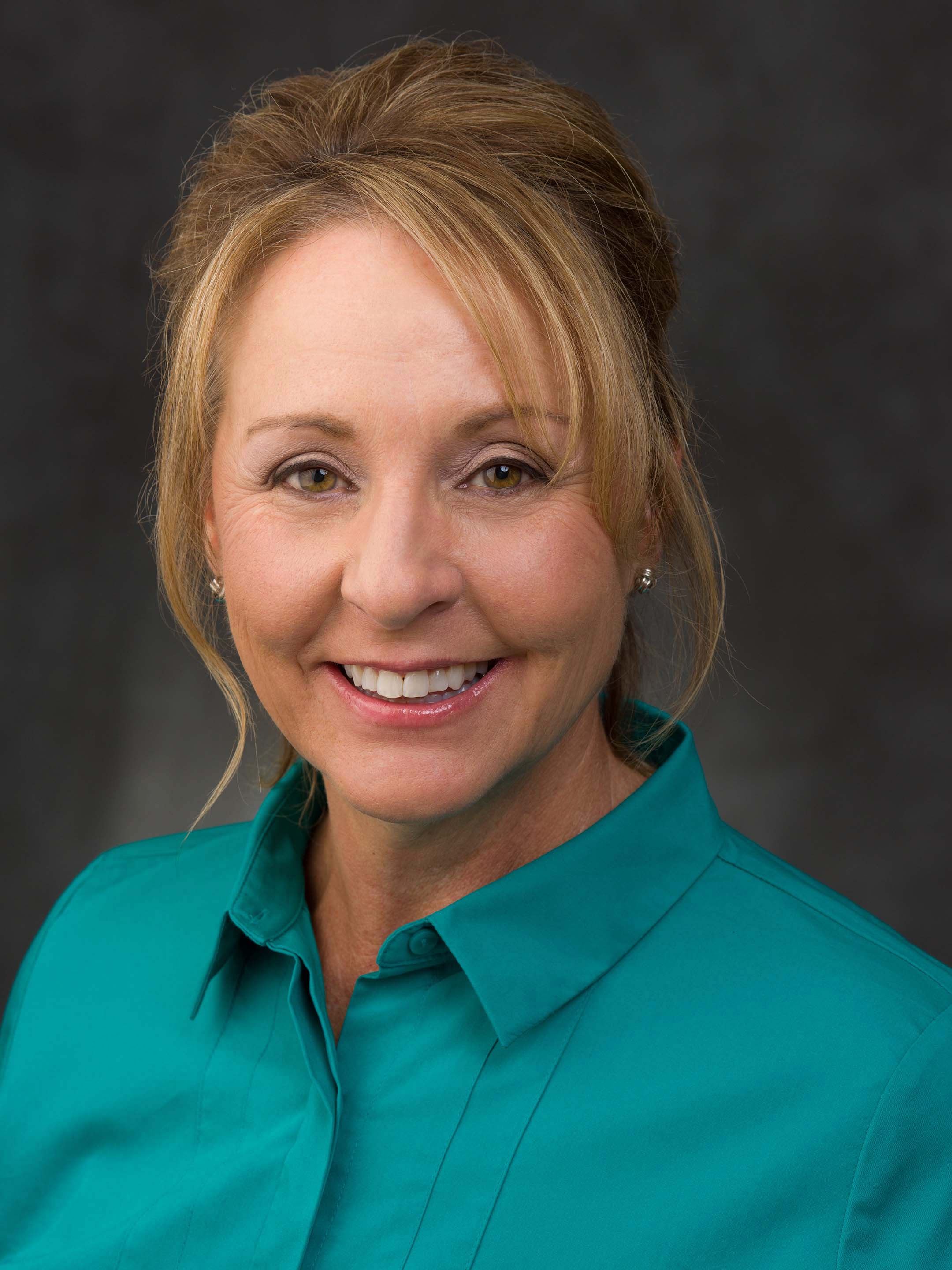 Veronica Lawson, Real Estate Agent - Oro Valley, AZ - Coldwell Banker ...