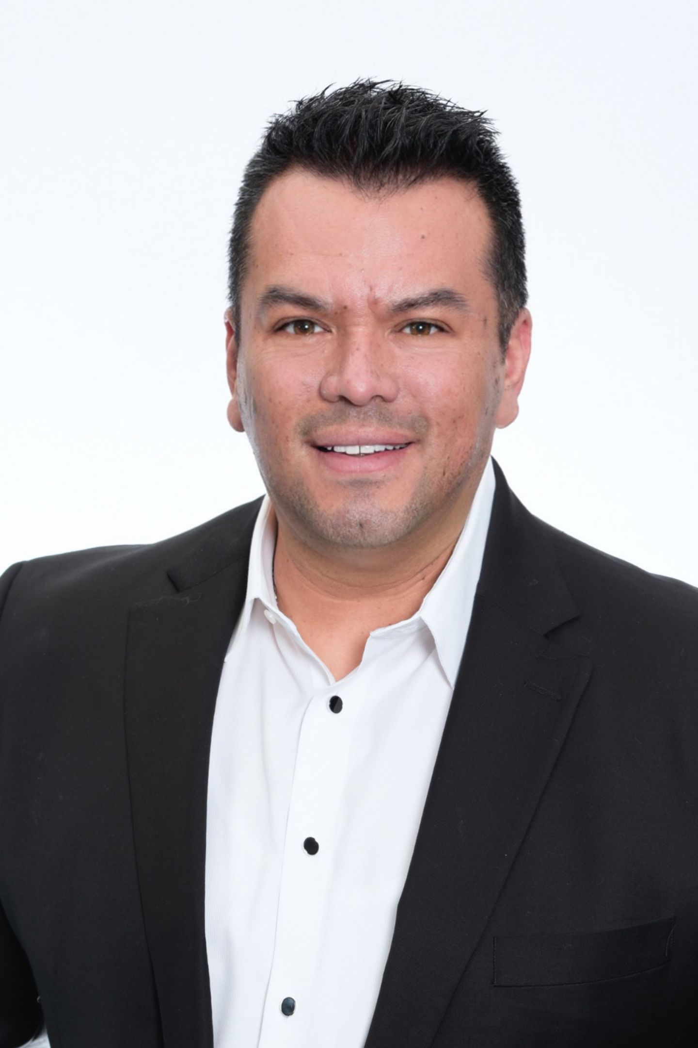 Hugo Araujo, Real Estate Agent - Chicago, IL - Coldwell Banker ...