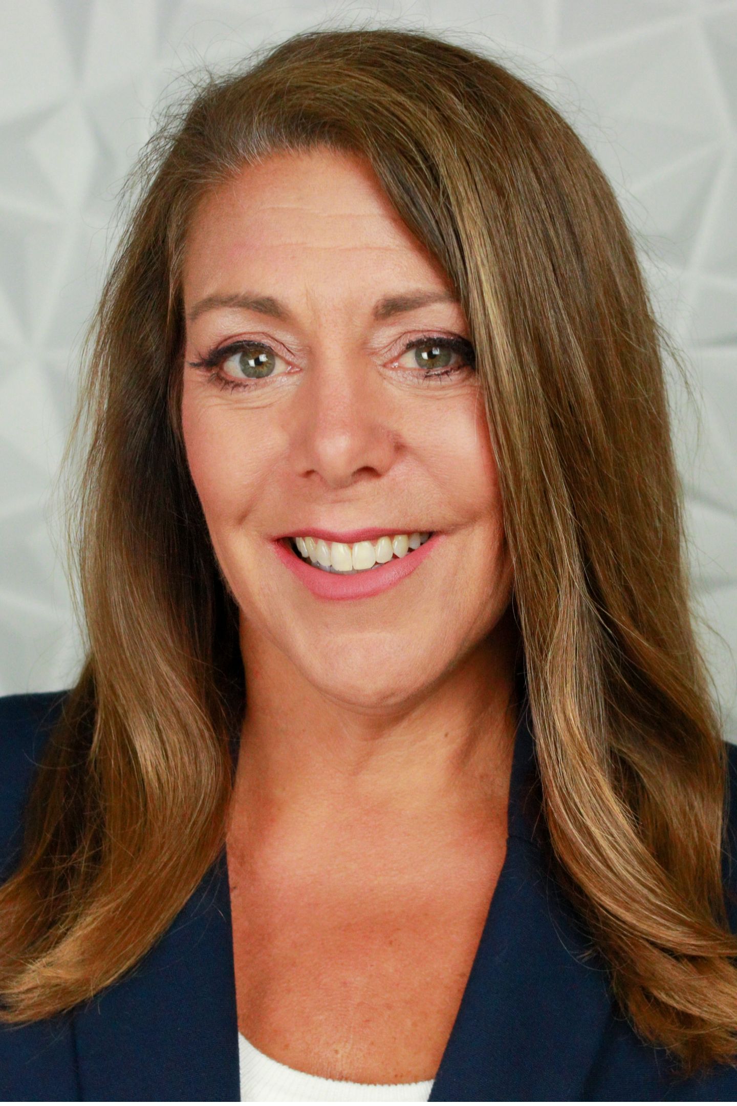 Hilary Bell, Real Estate Agent - Long Beach - Coldwell Banker Realty