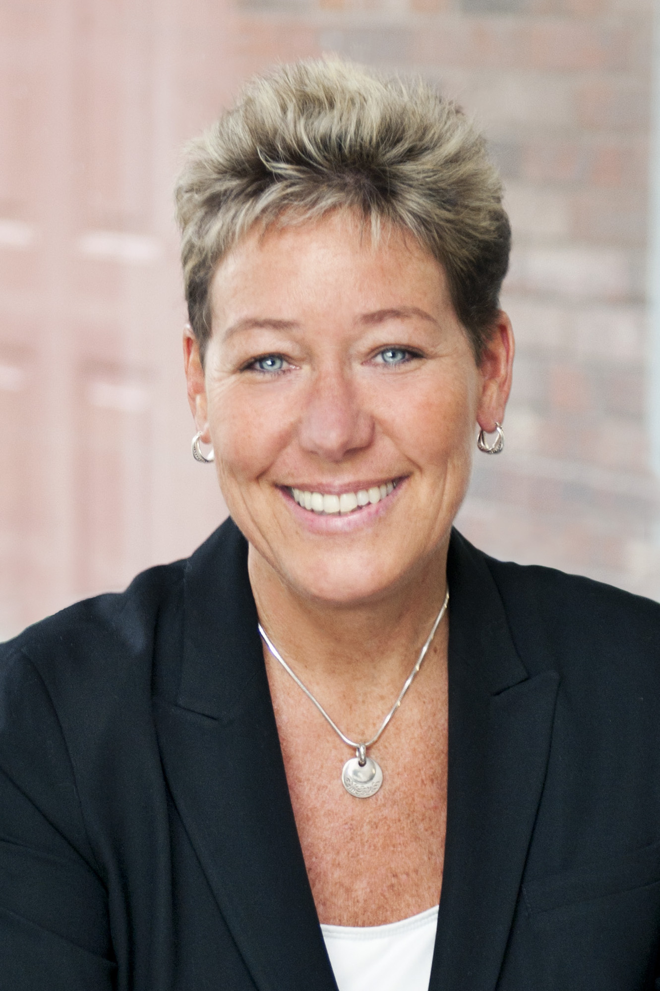 Shelly Gingras, Real Estate Agent - Longmeadow - Coldwell Banker Realty