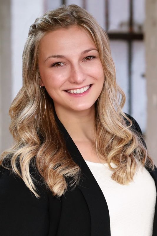 Adrianna Lonick, Real Estate Agent - Woodbury, MN - Coldwell Banker Realty