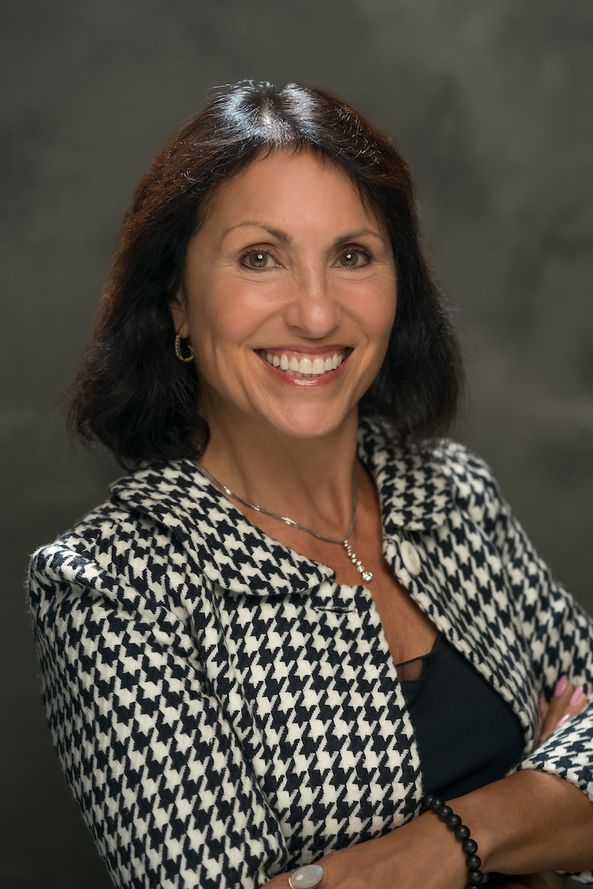 Lori Goldfarb, Real Estate Agent - Mercer Island, WA - Coldwell Banker Bain