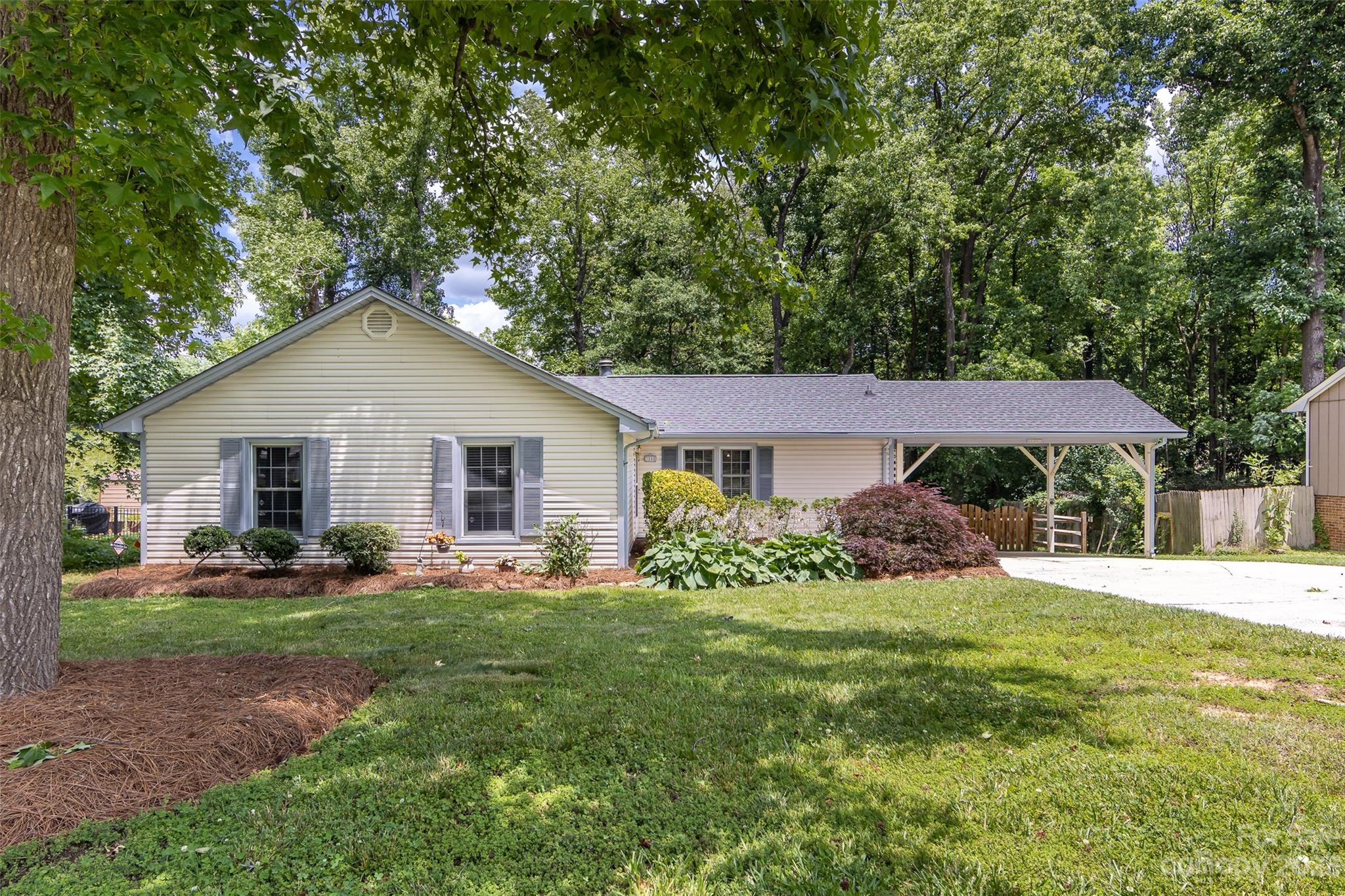 3808 Cobbleridge Dr, Charlotte, NC 28215 - MLS 4040541 - Coldwell Banker