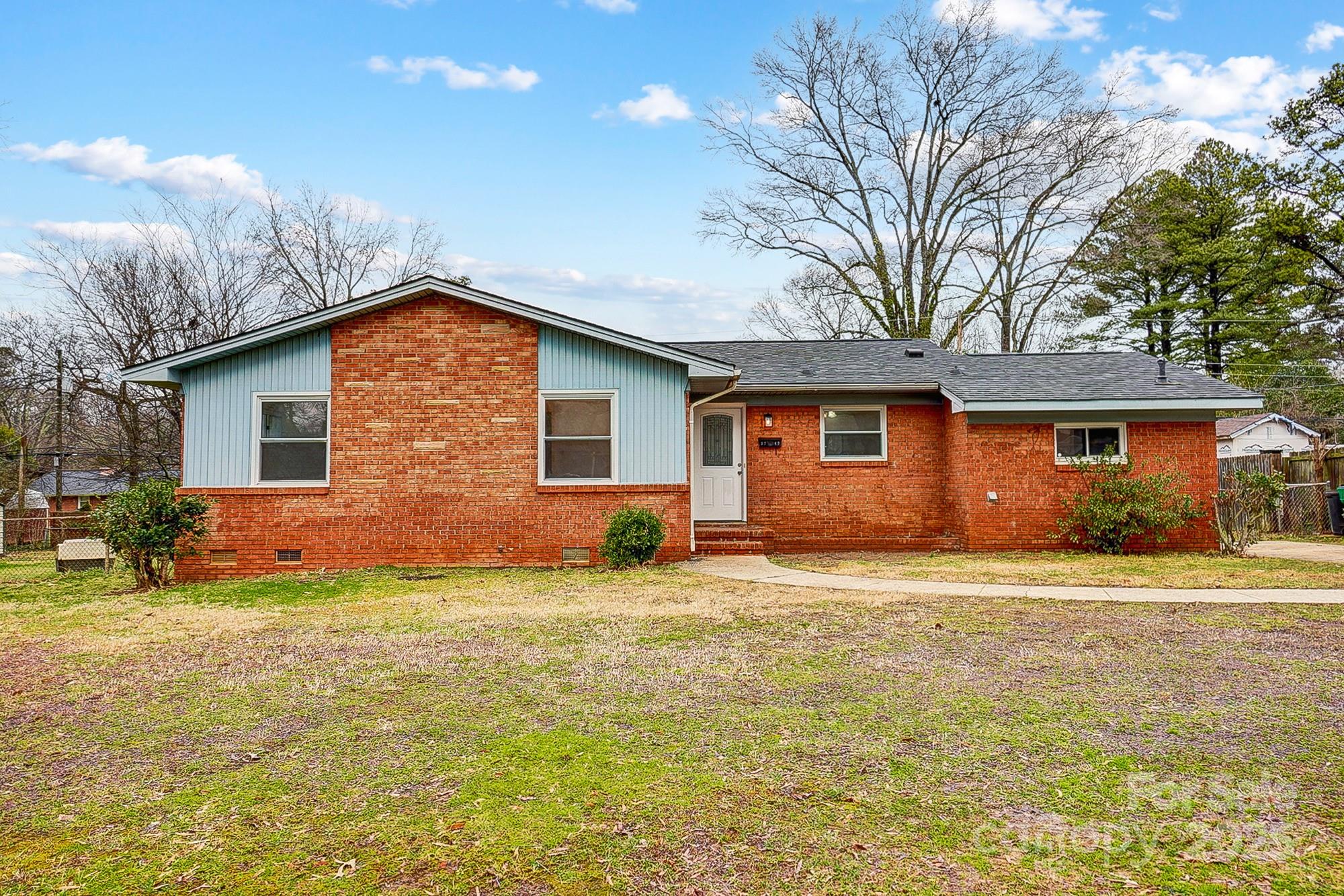 3747 Stonehaven Dr, Charlotte, NC 28215 - MLS 4222830 - Coldwell Banker