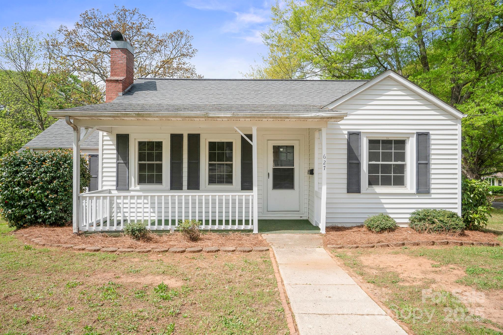 627 N Flint St, Lincolnton, NC 28092 - MLS 4246815 - Coldwell Banker