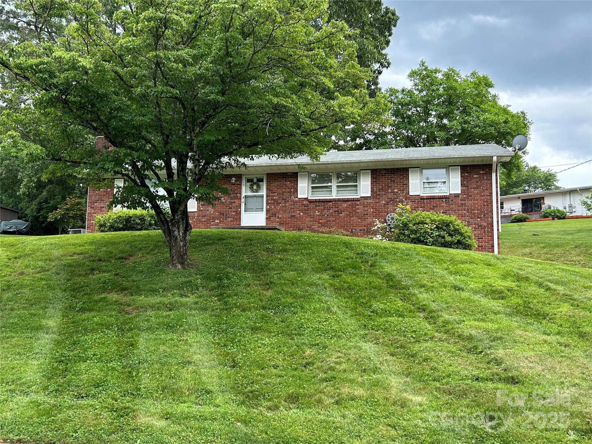 18 Sheppard Dr, Asheville, NC 28806 - MLS 4269350 - Coldwell Banker
