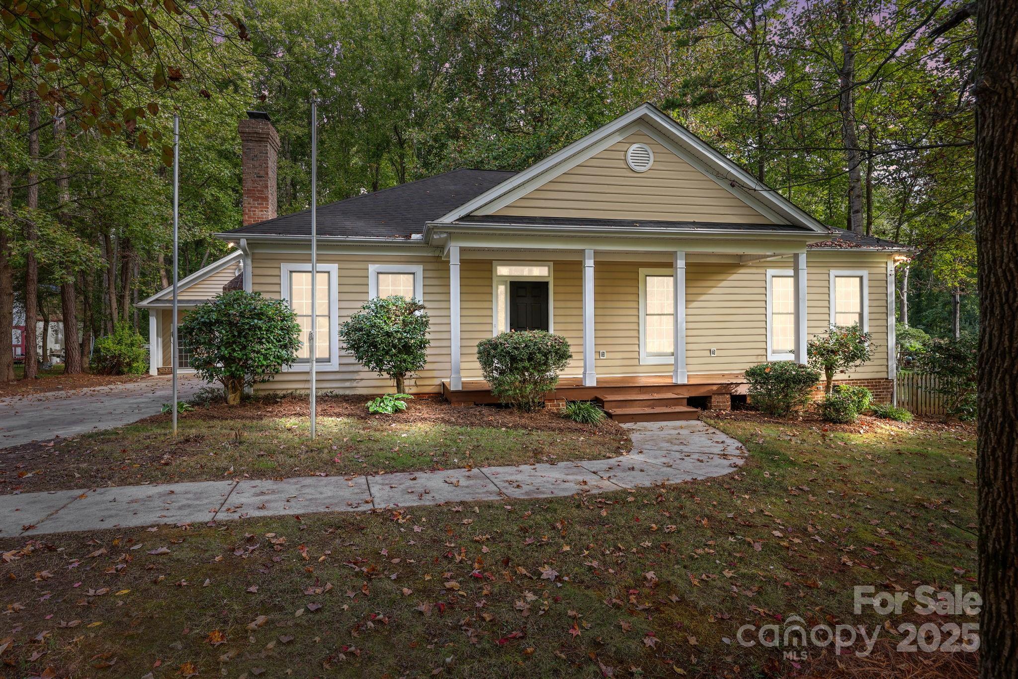 6217 Randy Dr, Charlotte, NC 28215 - MLS 4309972 - Coldwell Banker
