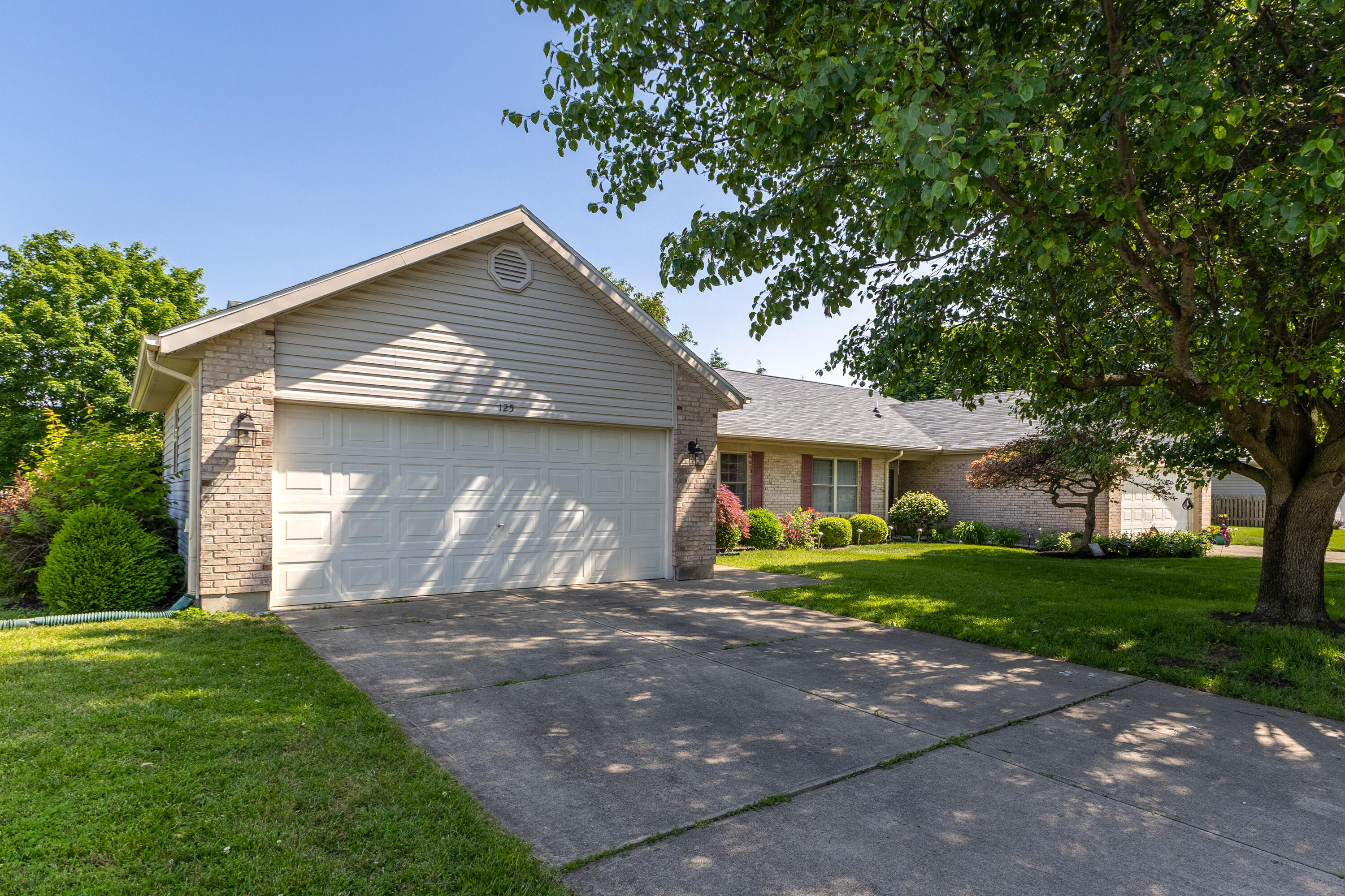 125 Warner Dr, Englewood, OH 45322 - MLS 1039071 - Coldwell Banker