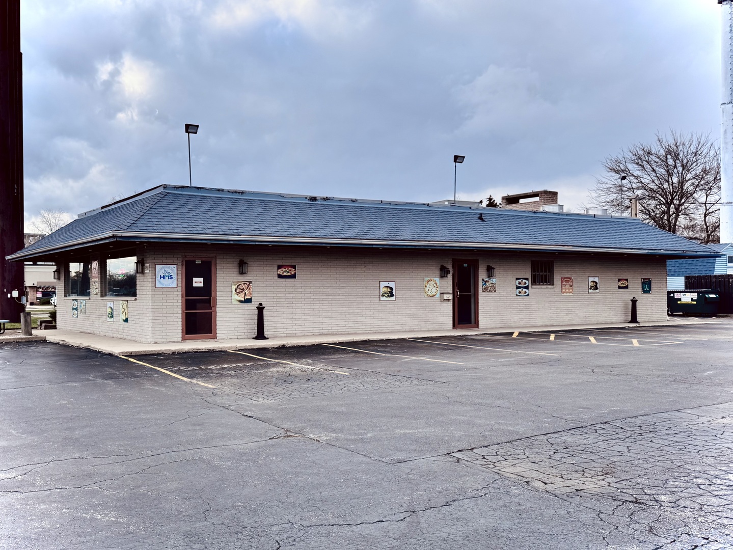 908 E Roosevelt Rd, Lombard, IL 60148 - MLS 12330648 - Coldwell Banker