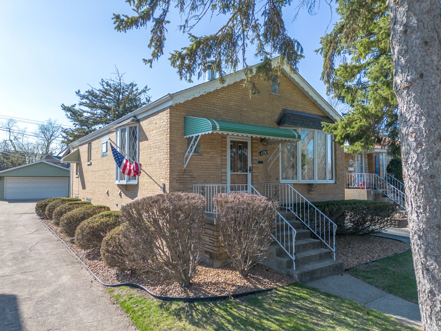 4336 Oak Ave, Lyons, IL 60534 - MLS 12339414 - Coldwell Banker