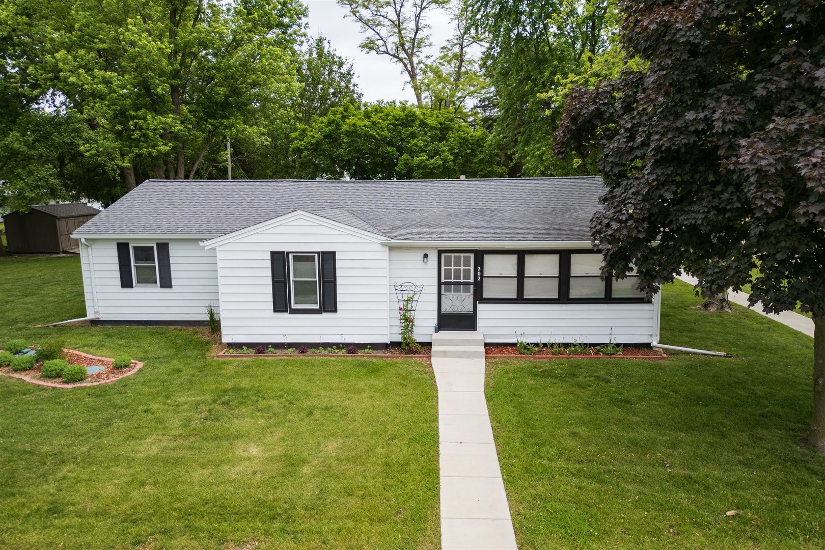 202 N Maple St, Armington, IL 61721 - MLS 12373096 - Coldwell Banker