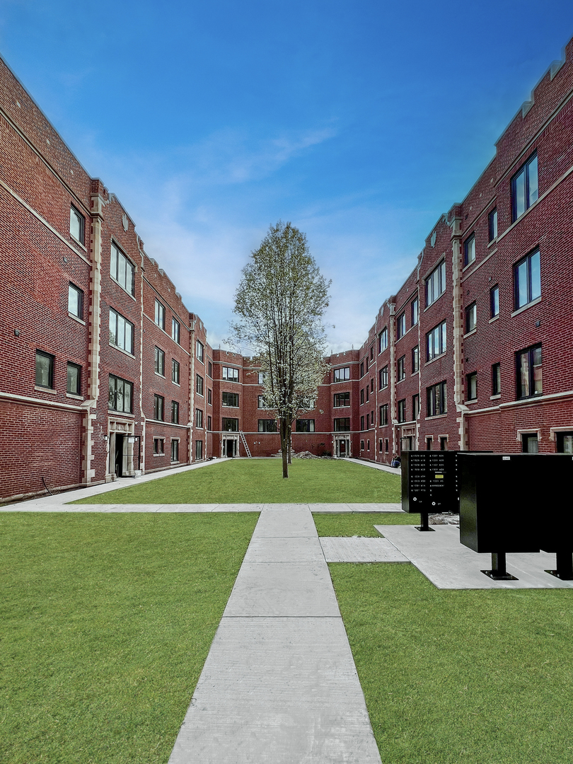 1341 W Estes Ave #3D, Chicago, IL 60626 - MLS 12376285 - Coldwell Banker