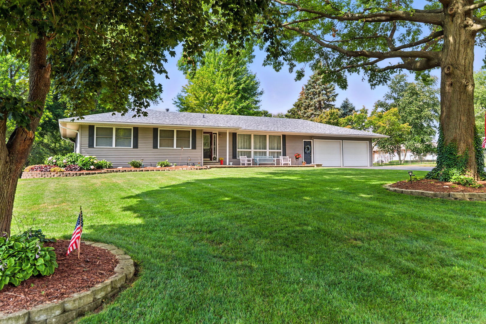 14692 Hiawatha Ln, Somonauk, IL 60552 - MLS 12420917 - Coldwell Banker