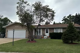 38408 Primrose N, Spring Grove, IL 60081 - MLS 12479928 - Coldwell Banker