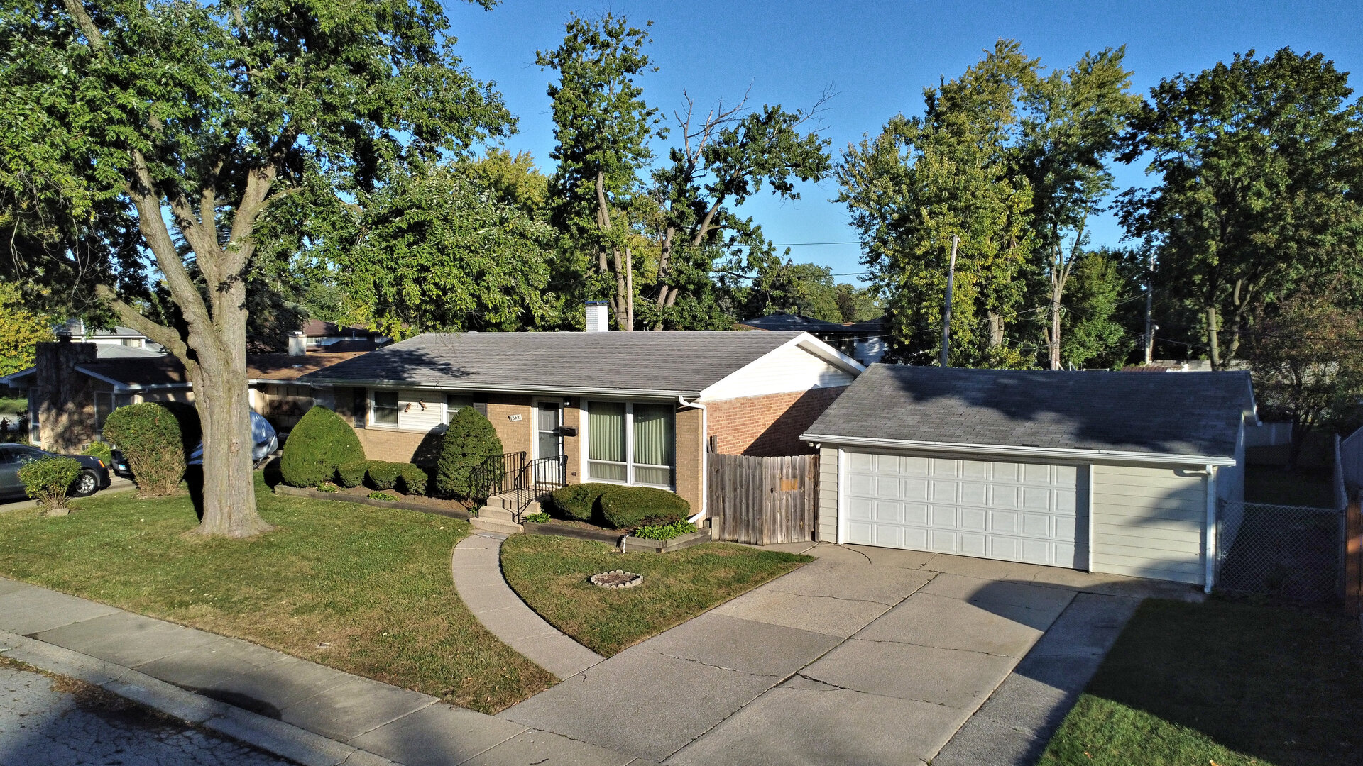 1354 E 158th St, South Holland, IL 60473 - MLS 12499295 - Coldwell Banker