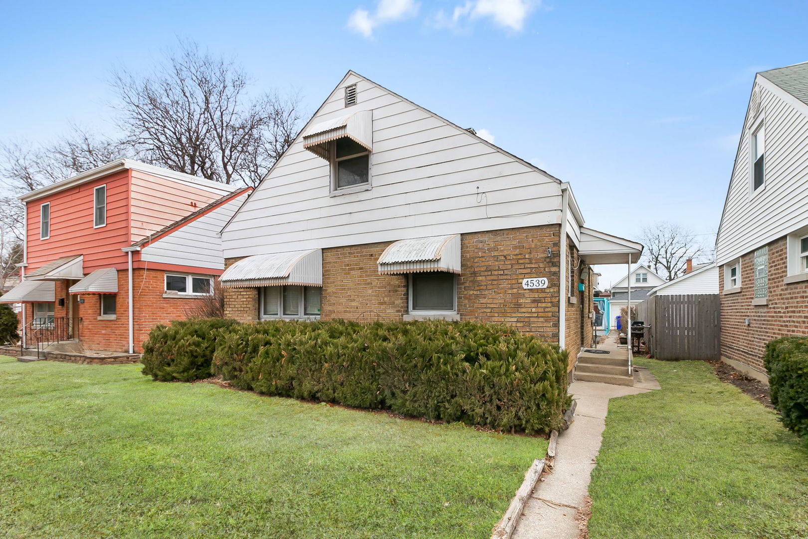4539 Clyde Ave, Lyons, IL 60534 - MLS 12579494 - Coldwell Banker