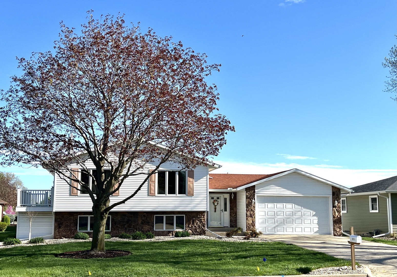 1015 28th St, Peru, IL 61354 - MLS 12031664 - Coldwell Banker 1015 28th St, Peru, IL 61354 - MLS 12031664 - Coldwell Banker