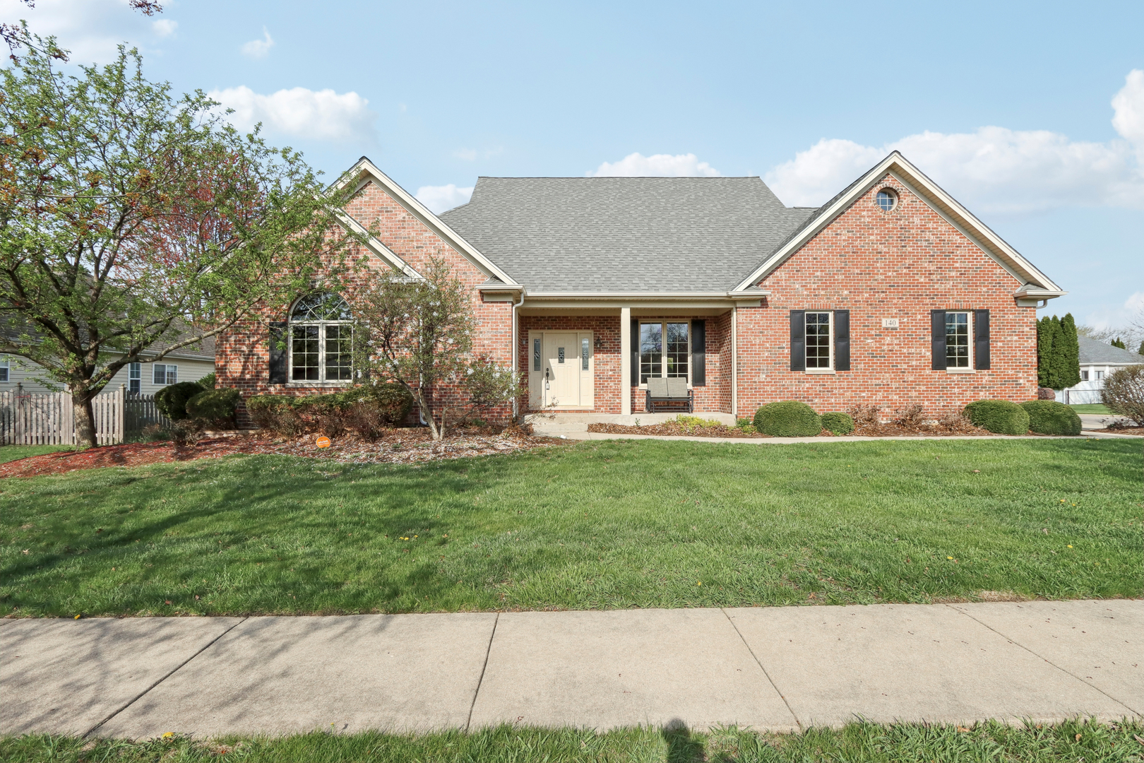 140 E Lynn St, South Elgin, IL 60177 - MLS 12162676 - Coldwell Banker