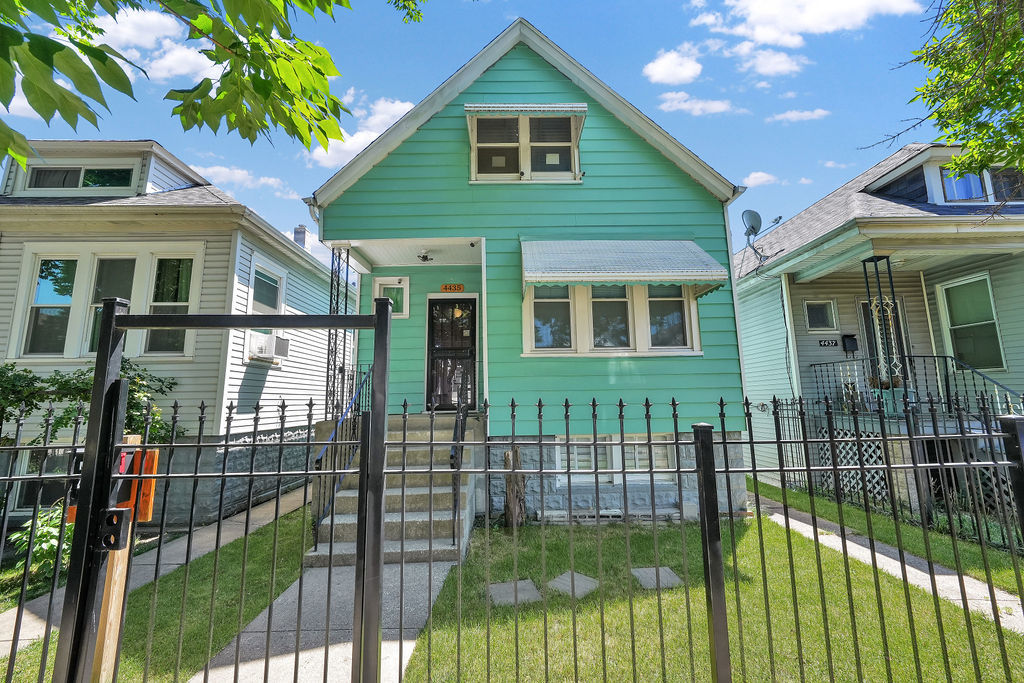 4435 S Rockwell St, Chicago, IL 60632 - MLS 12211131 - Coldwell Banker
