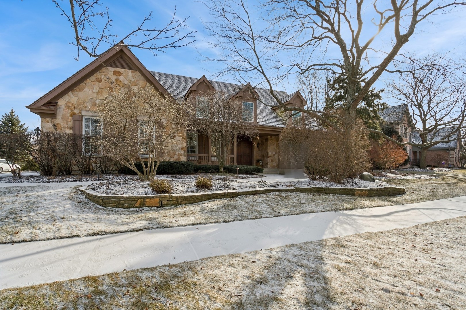 6755 Fieldstone Dr, Burr Ridge, IL 60527 - MLS 12263910 - Coldwell Banker