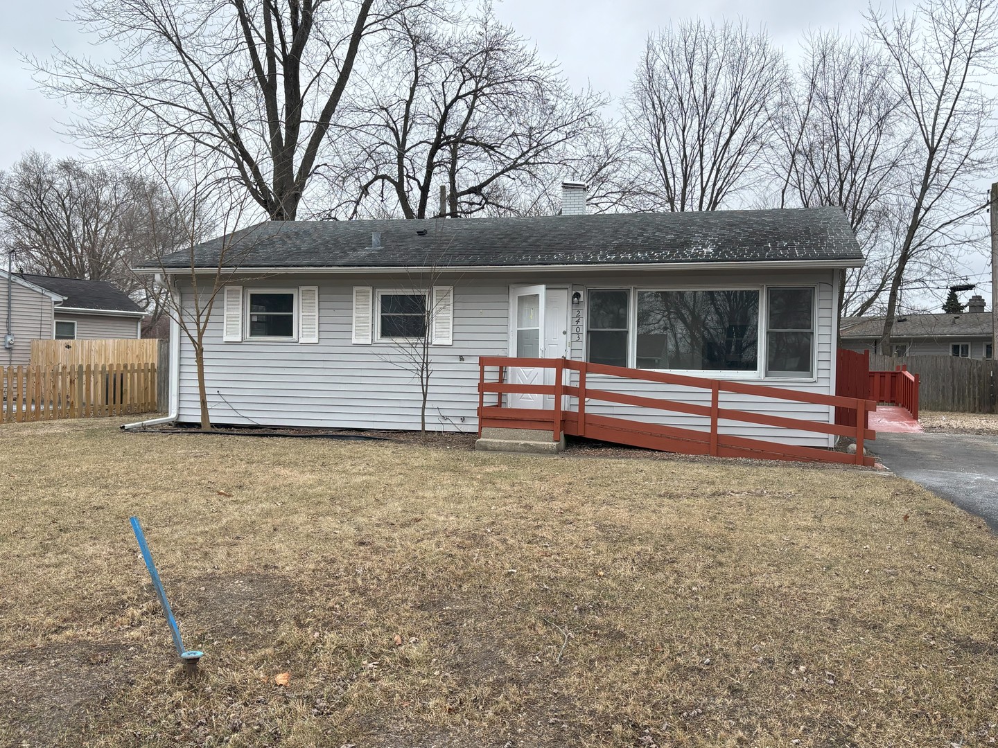 2403 Manor Ln, McHenry, IL 60051 - MLS 12266386 - Coldwell Banker