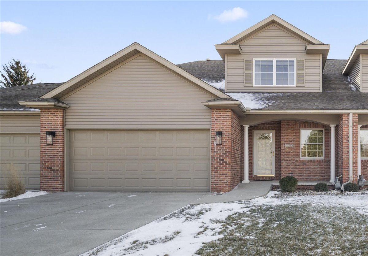 405 Spring Ridge Rd, Bloomington, IL 61704 - MLS 12267323 - Coldwell Banker