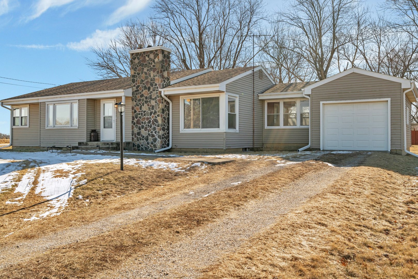 1765 W Naomi Dr, Morris, IL 60450 - MLS 12277768 - Coldwell Banker