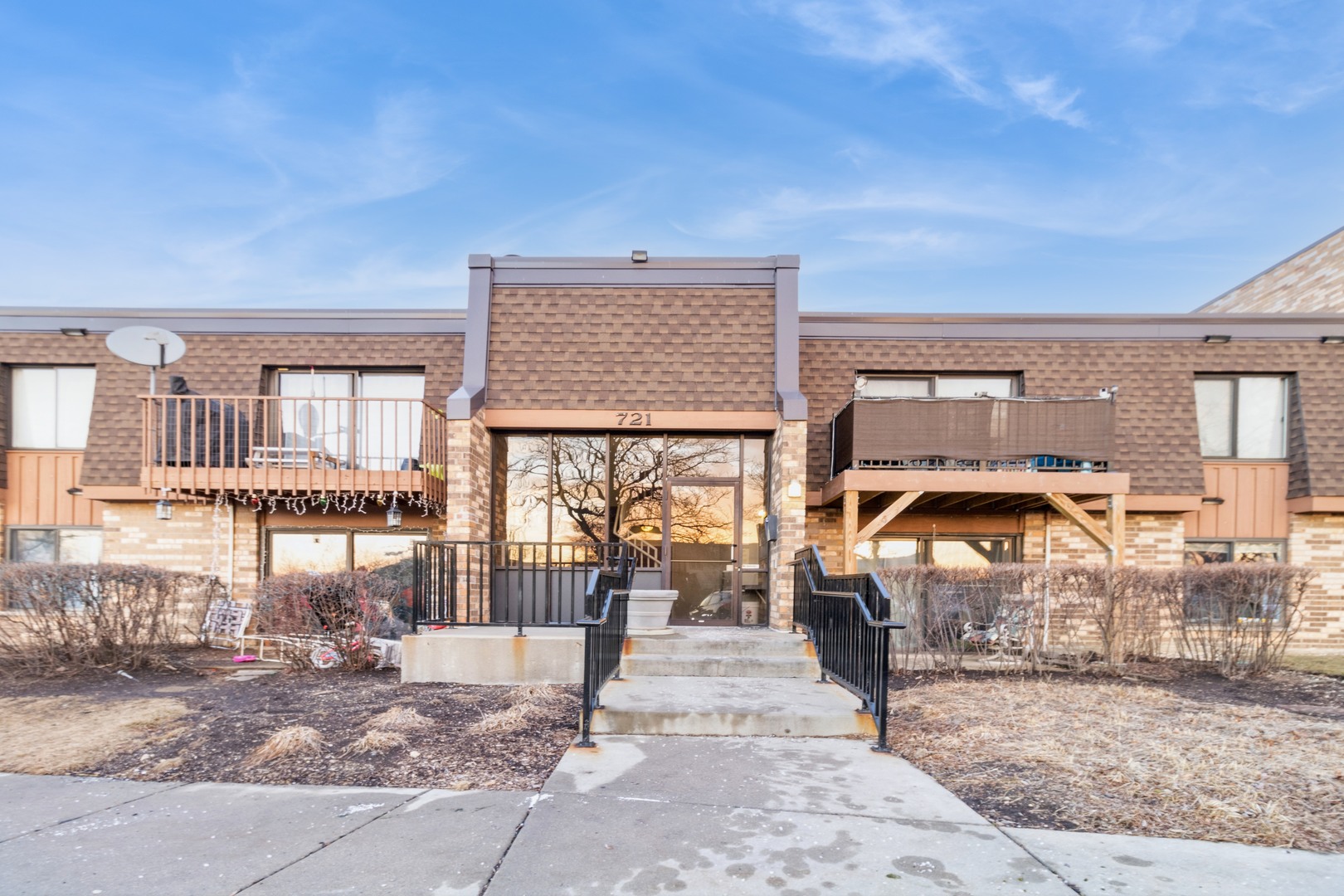 721 Limerick Ln #2C, Schaumburg, IL 60193 - MLS 12286236 - Coldwell Banker