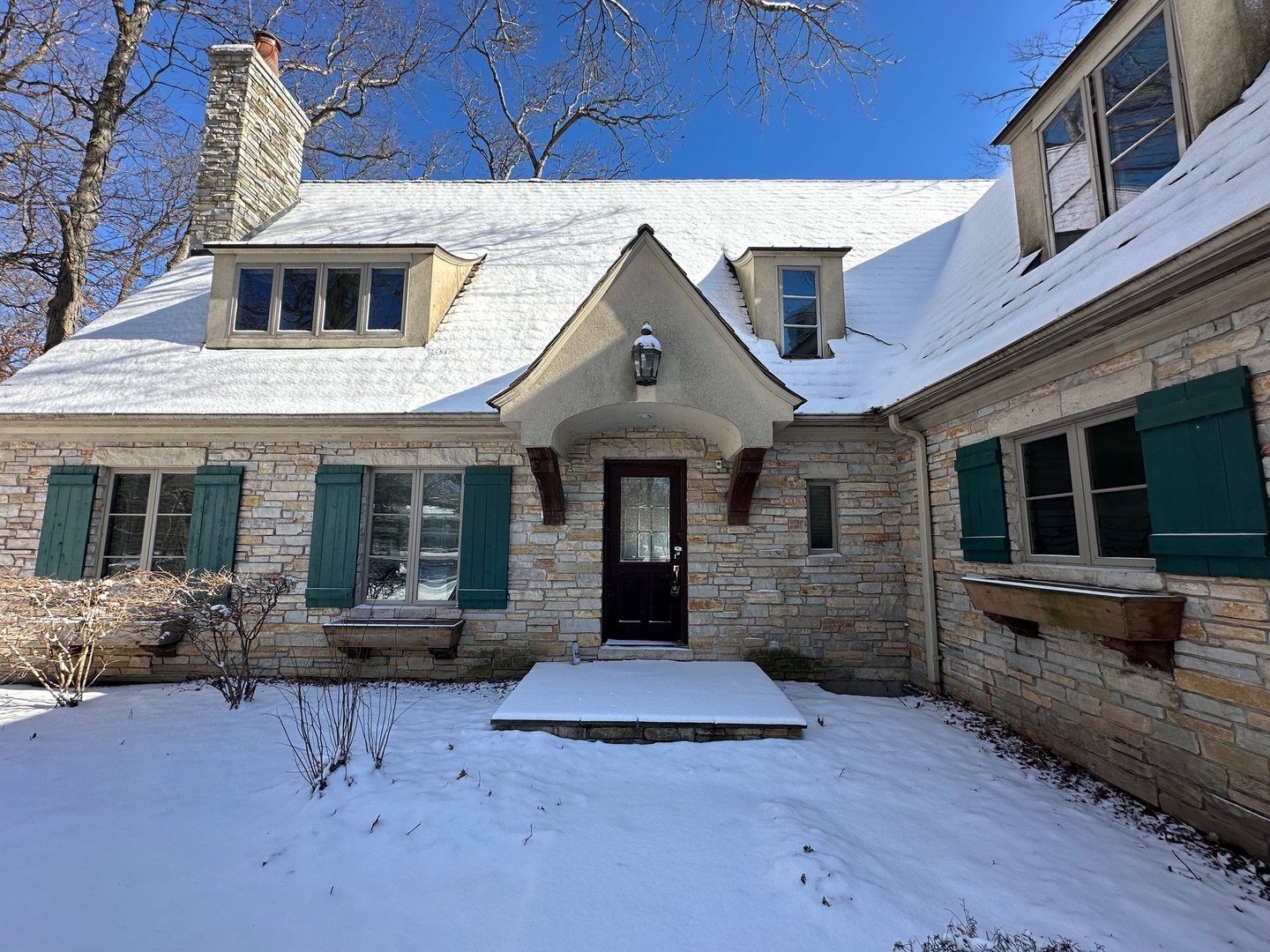 1745 Shore Acres Dr, Lake Bluff, IL 60044 - MLS 12290371 - Coldwell Banker