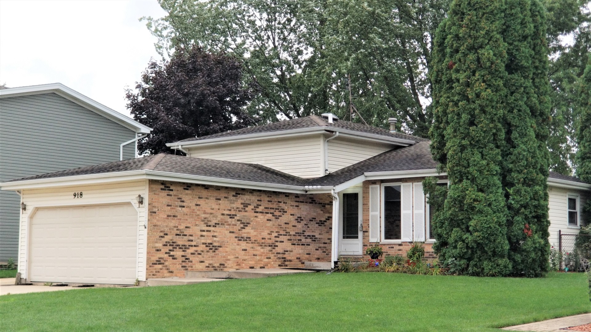 918 Cumberland Ct, Carol Stream, IL 60188 - MLS 12297291 - Coldwell Banker