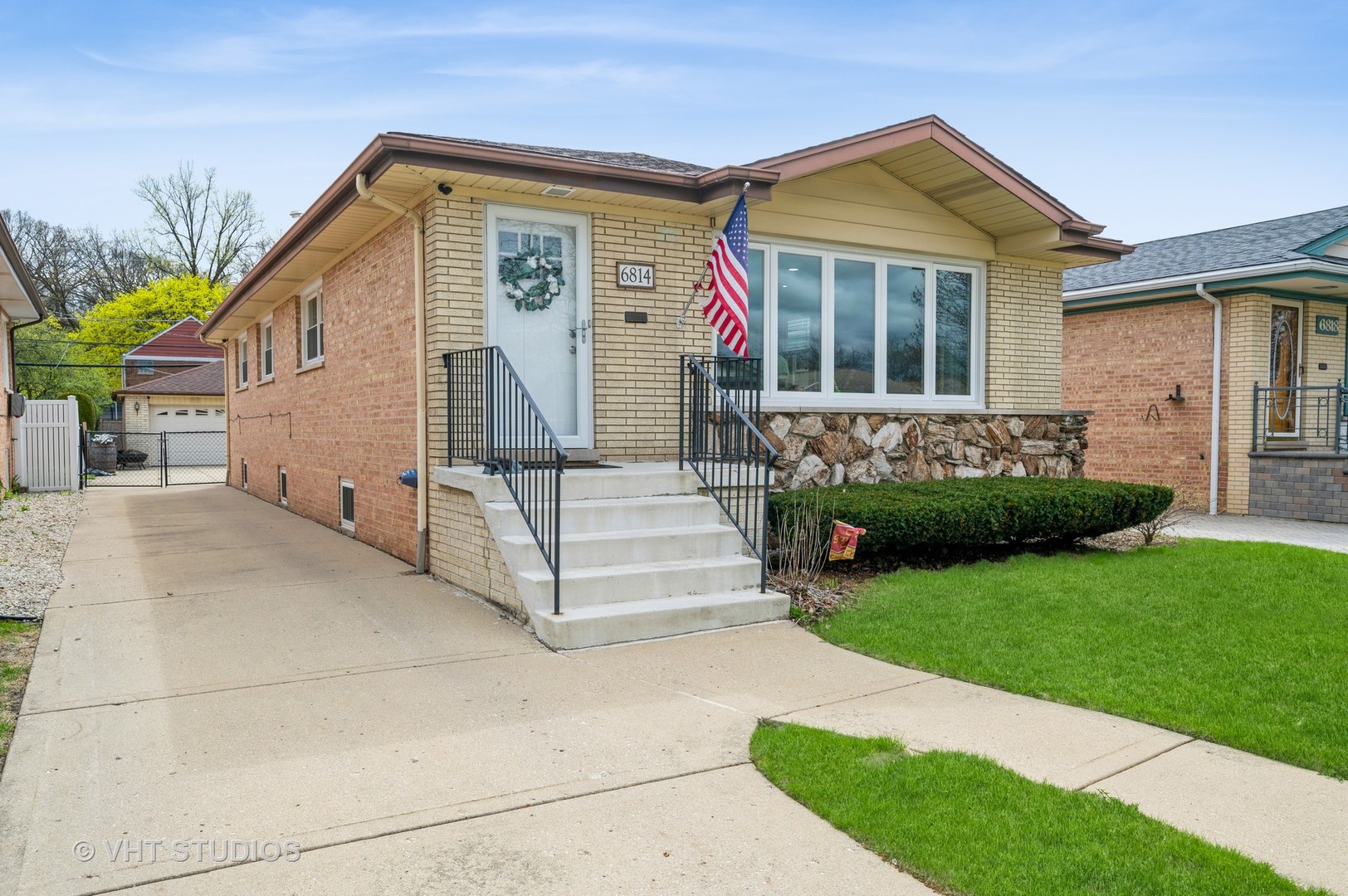 6814 N Dowagiac Ave, Chicago, IL 60646 - MLS 12333055 - Coldwell Banker
