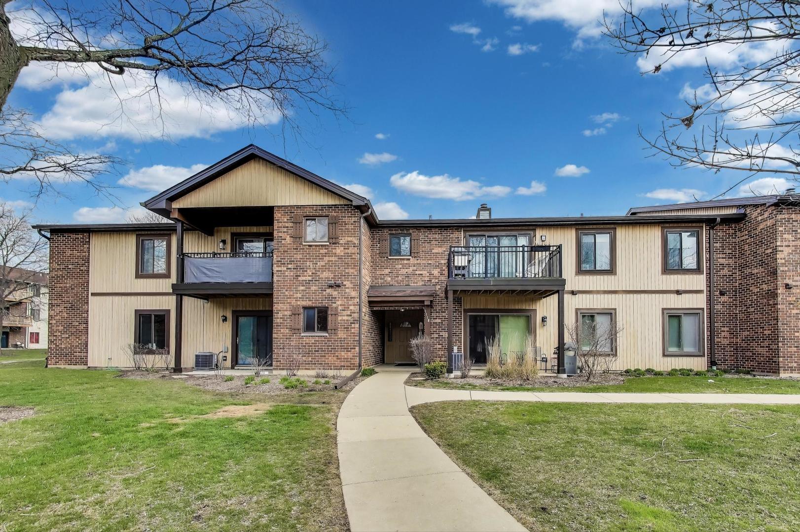 1118 Prescott Dr #2C, Roselle, IL 60172 - MLS 12333707 - Coldwell Banker