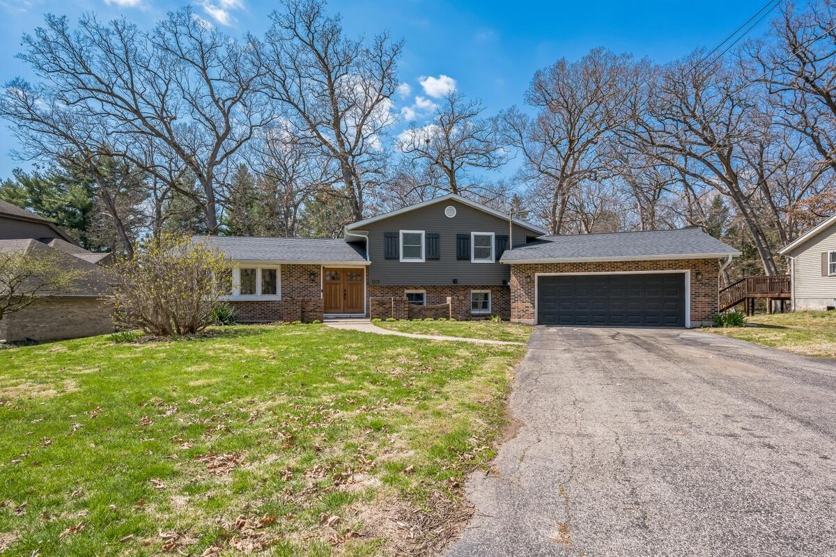 1211 Timberlane Dr, Sterling, IL 61081 - MLS 12333998 - Coldwell Banker