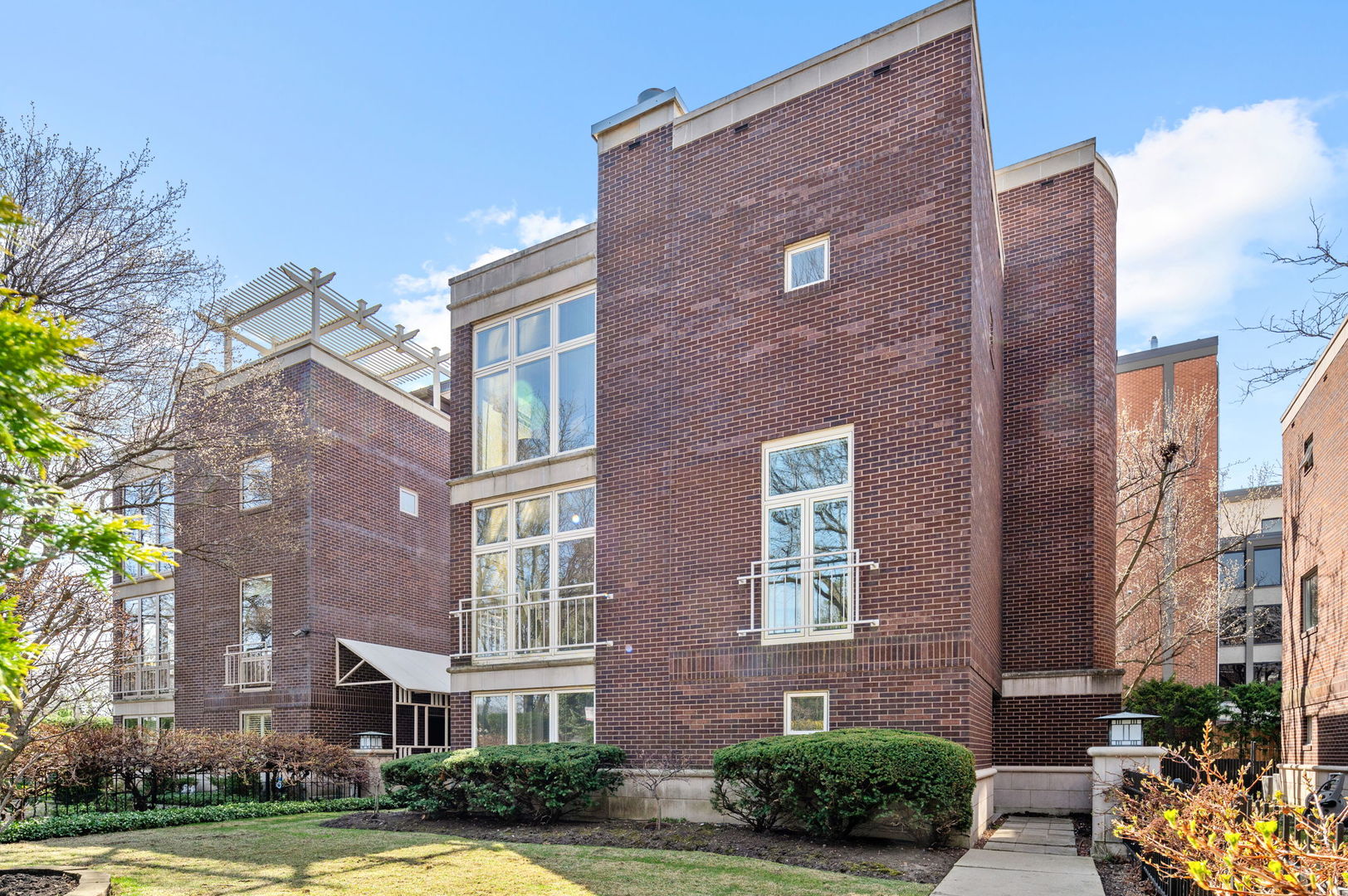 807 W Castlewood Terrace, Chicago, IL 60640 - MLS 12334214 - Coldwell ...