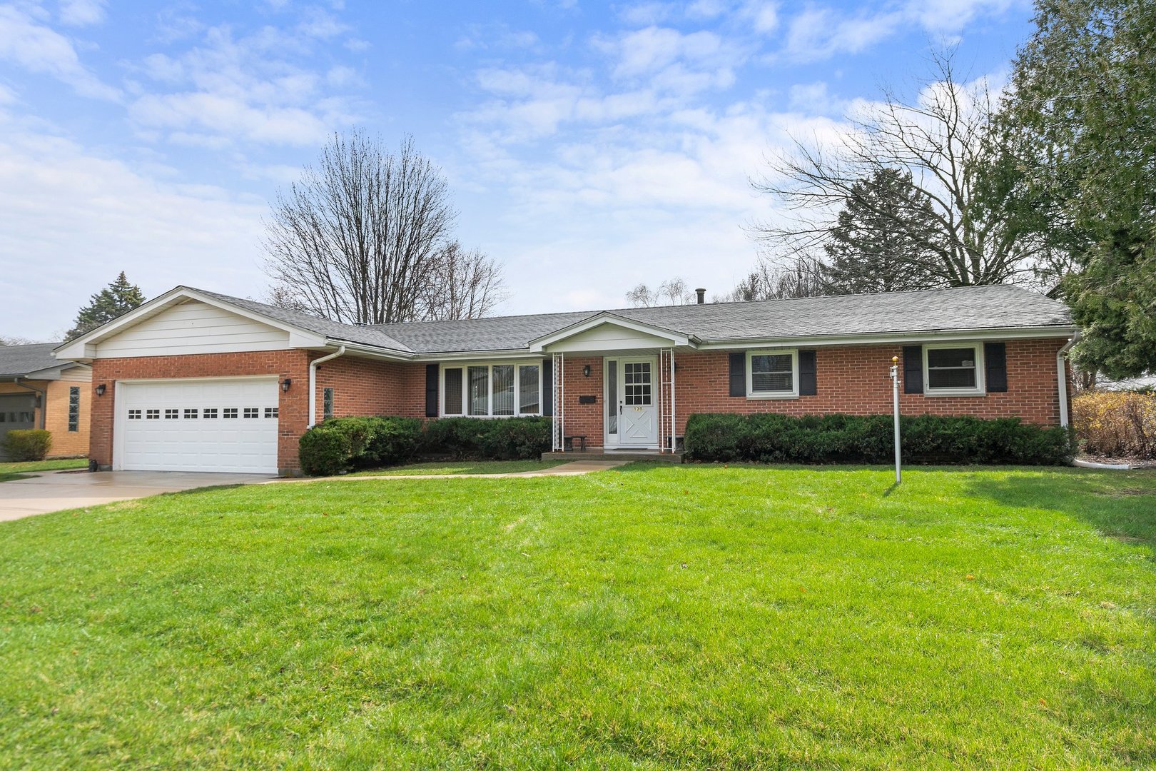 120 Ridge Dr, Dekalb, IL 60115 - MLS 12334873 - Coldwell Banker