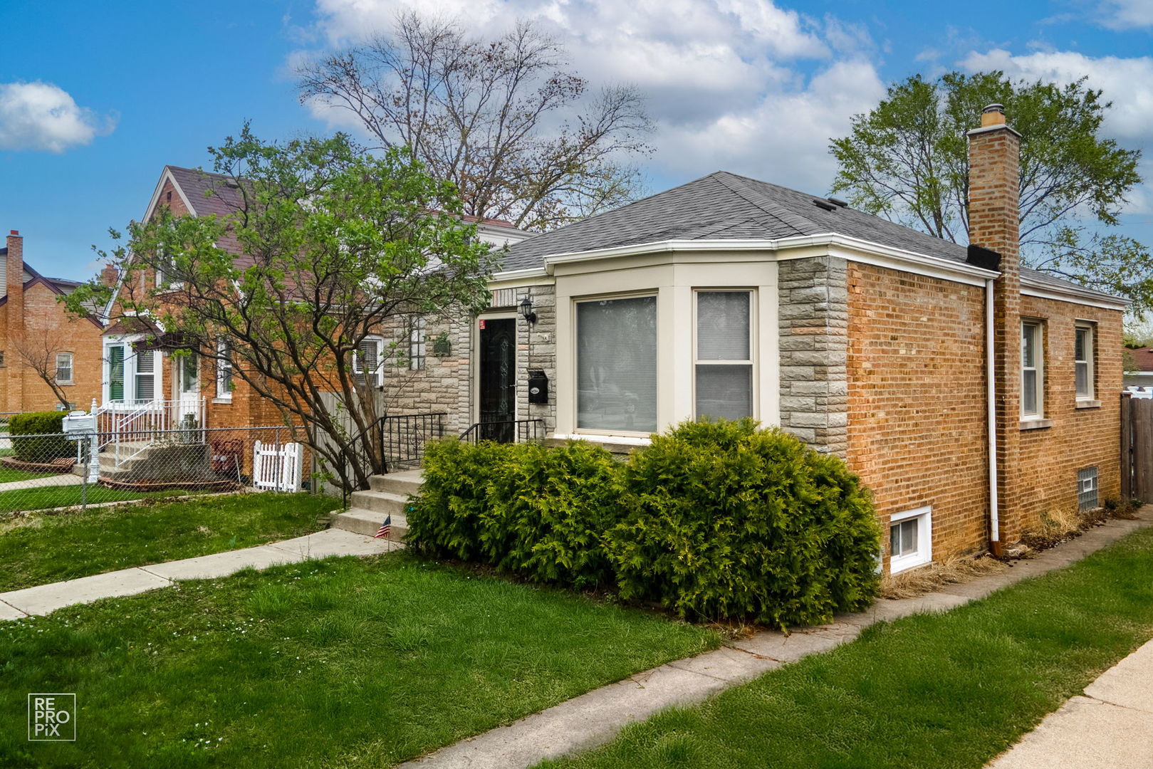 10605 S Troy St, Chicago, IL 60655 - MLS 12335300 - Coldwell Banker