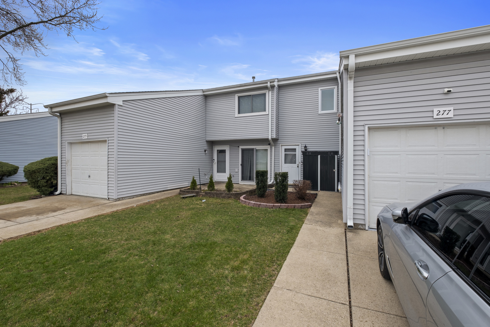 277 E Alpine Dr, Glendale Heights, IL 60139 - MLS 12335949 - Coldwell ...