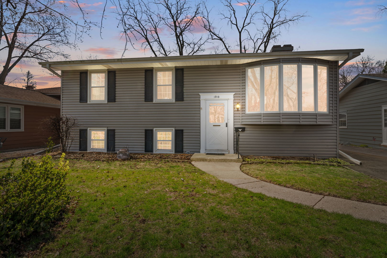 1010 E Elm St, Wheaton, IL 60189 - MLS 12336901 - Coldwell Banker