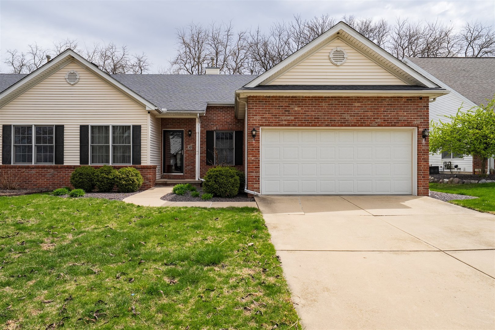 30 Lone Oak Ct, Bloomington, IL 61705 - MLS 12339922 - Coldwell Banker