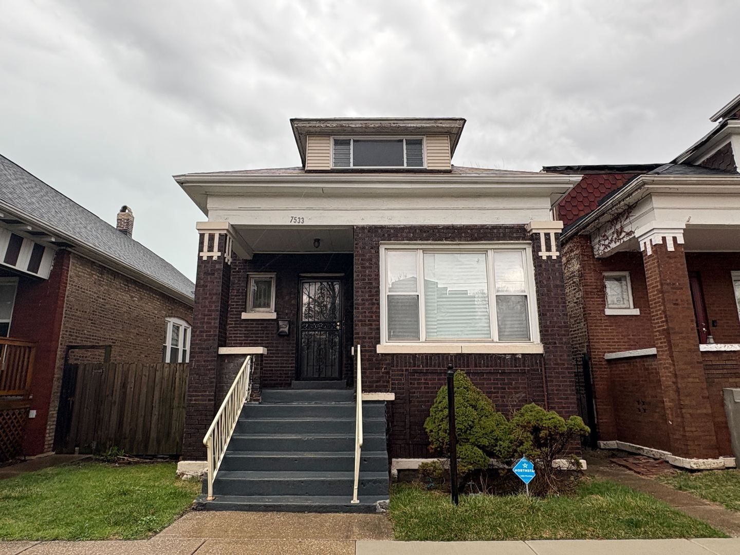 7533 S Eberhart Ave, Chicago, IL 60619 - MLS 12340106 - Coldwell Banker