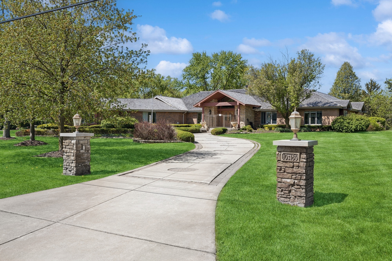 10S180 Madison St, Burr Ridge, IL 60527 - MLS 12343544 - Coldwell Banker